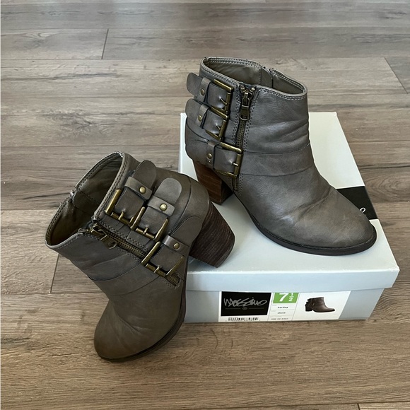 Mossimo Supply Co. | Shoes | Missimo Booties In Stone Size 75 | Poshmark